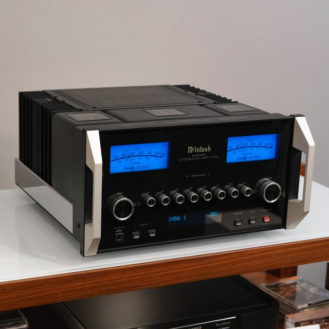 McIntosh MA9500 – 300W Hi-Fi Autoformer Integrated Amplifier