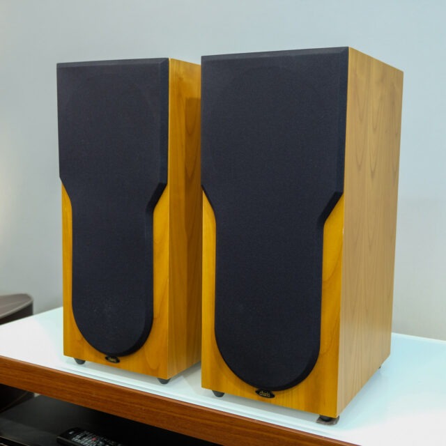 Chario Syntar 300 - Audio construction | Hi-Fi Online Sales: Amplifiers ...